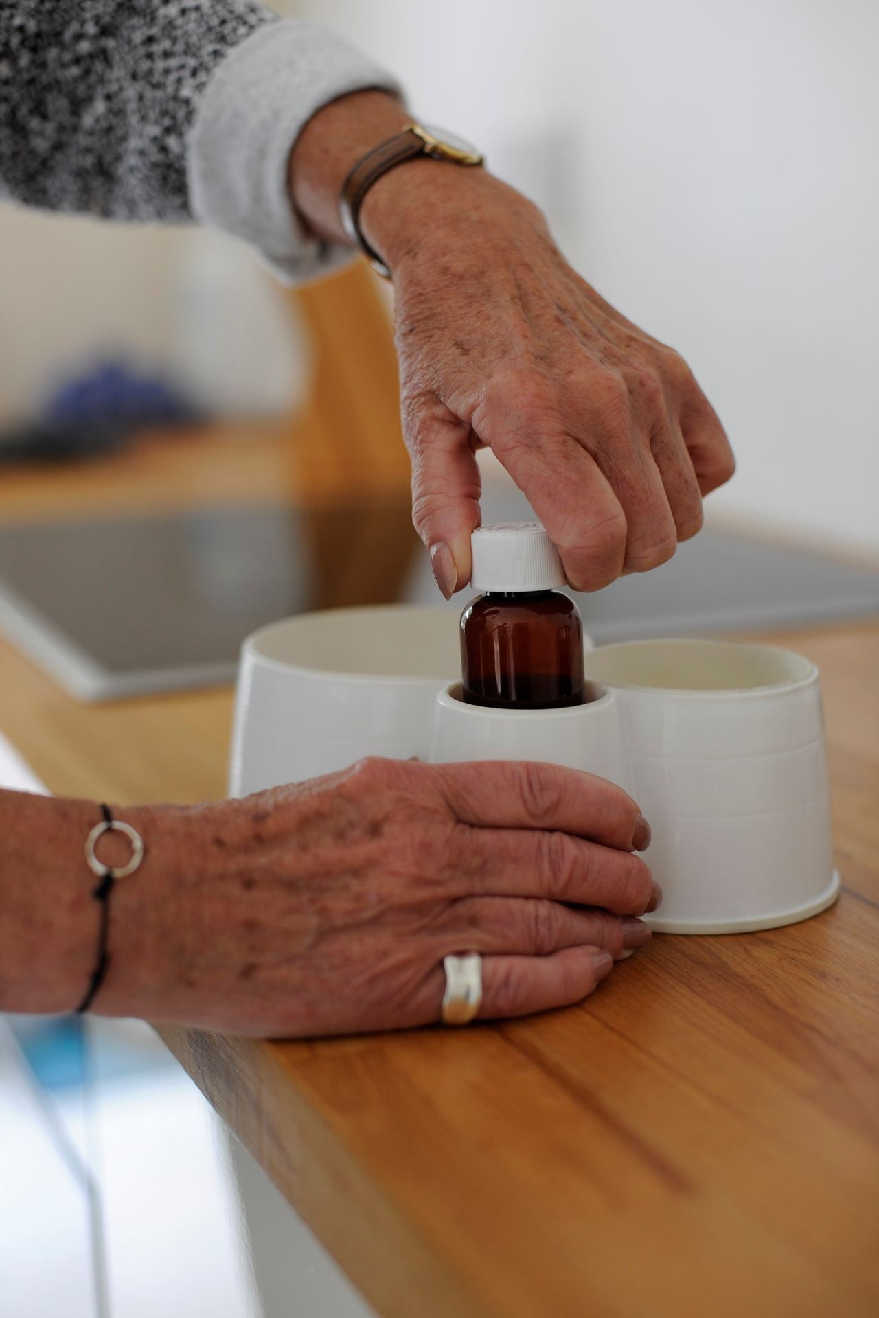 Helping to grip when opening jars and bottles - Derby Spill Not jar